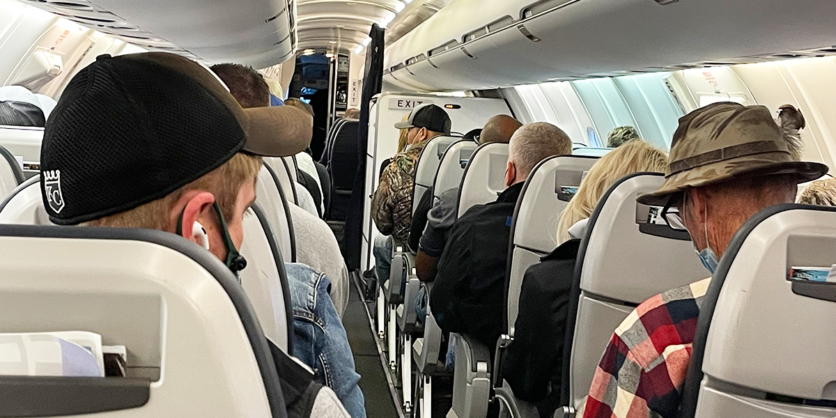 211219plane-travel-flight-airport | Newzjunky